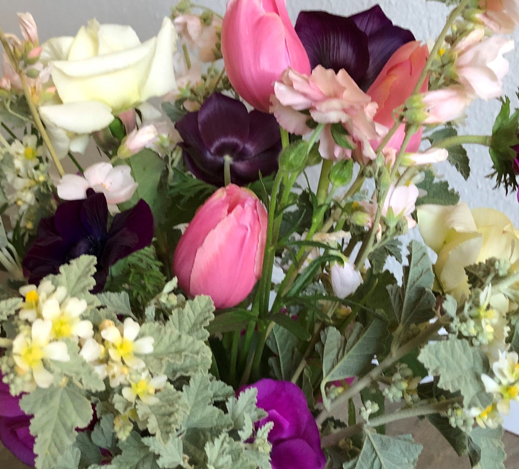 Spring flower subscription - wrapped bouquet - – vsbutterfliesandblooms